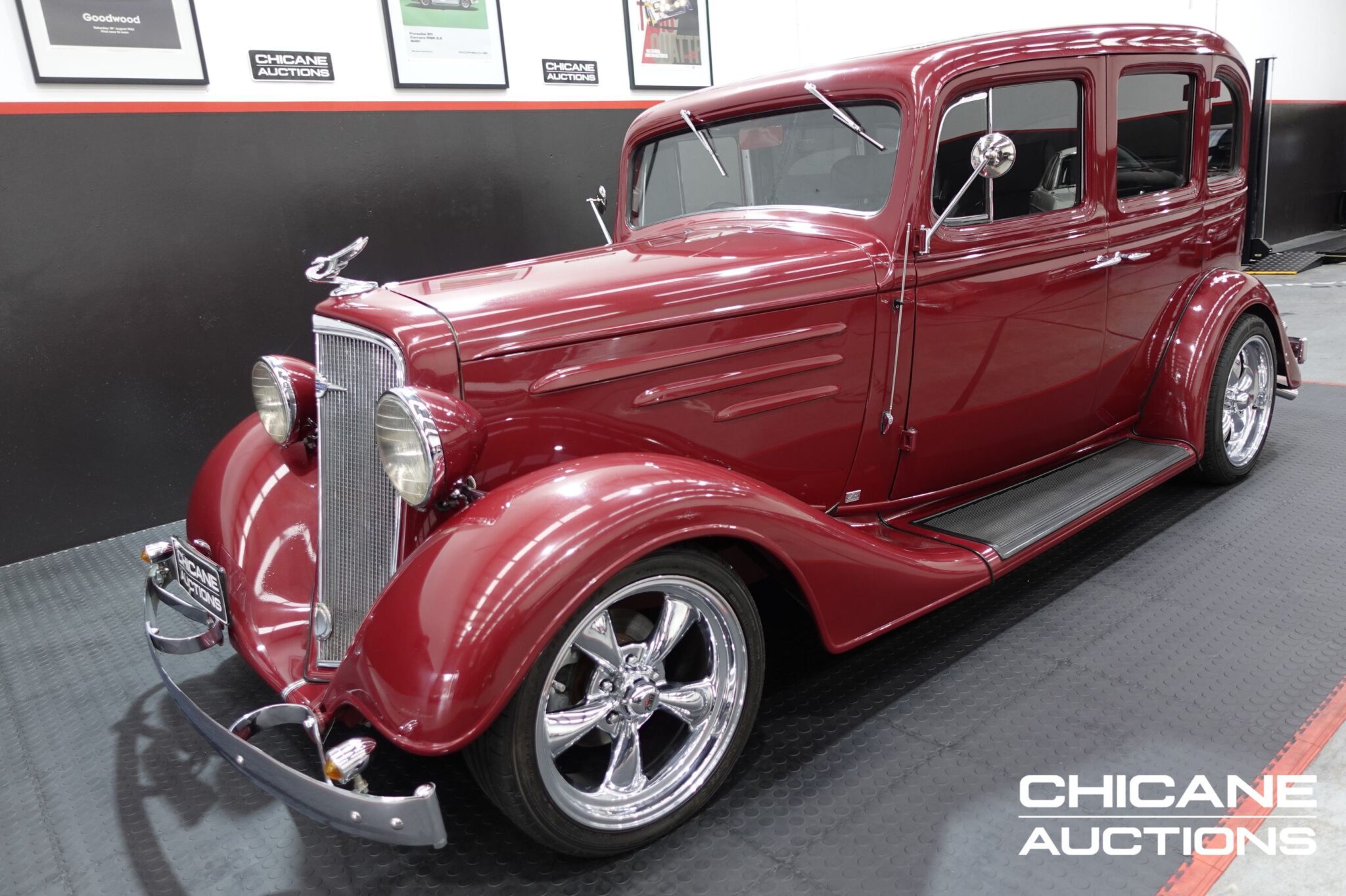 1934 CHEVROLET SEDAN - 1118 - CHICANE AUCTIONS