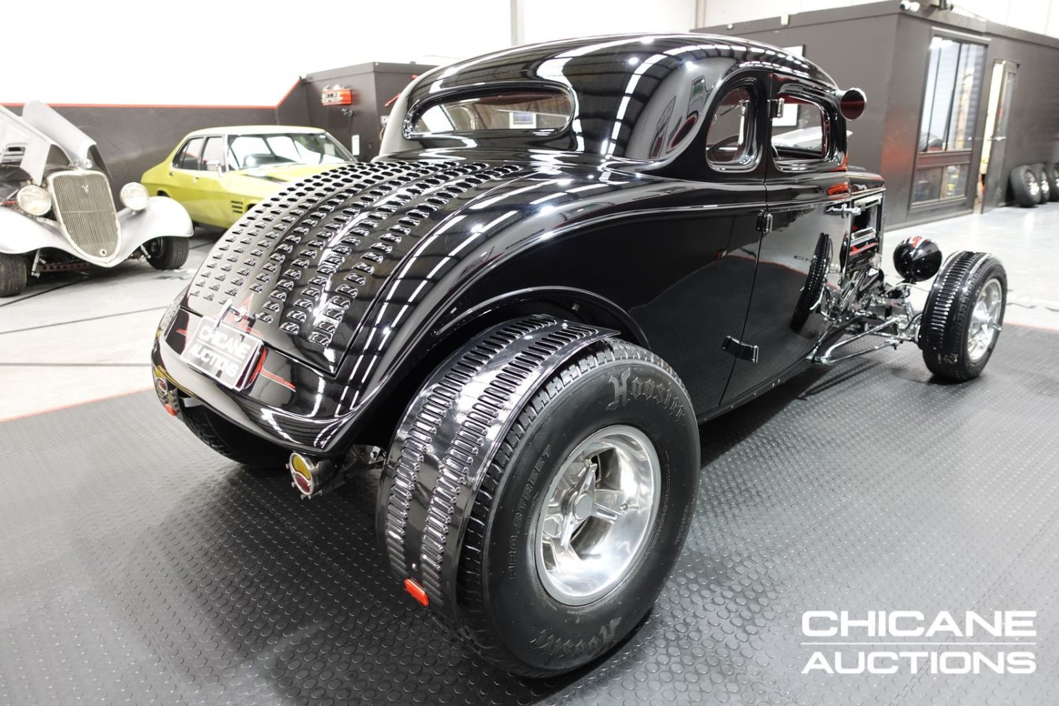 1934 FORD 5 WINDOW V8 COUPE - 1135 - CHICANE AUCTIONS
