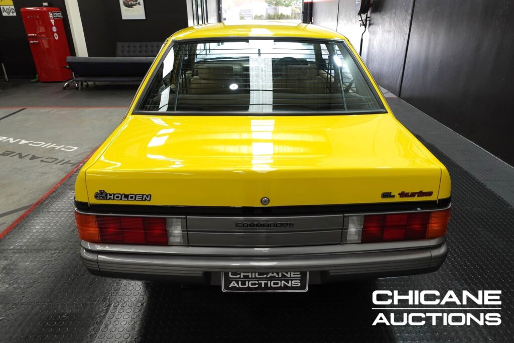1986 HOLDEN COMMODORE VL TURBO - 1158 - CHICANE AUCTIONS