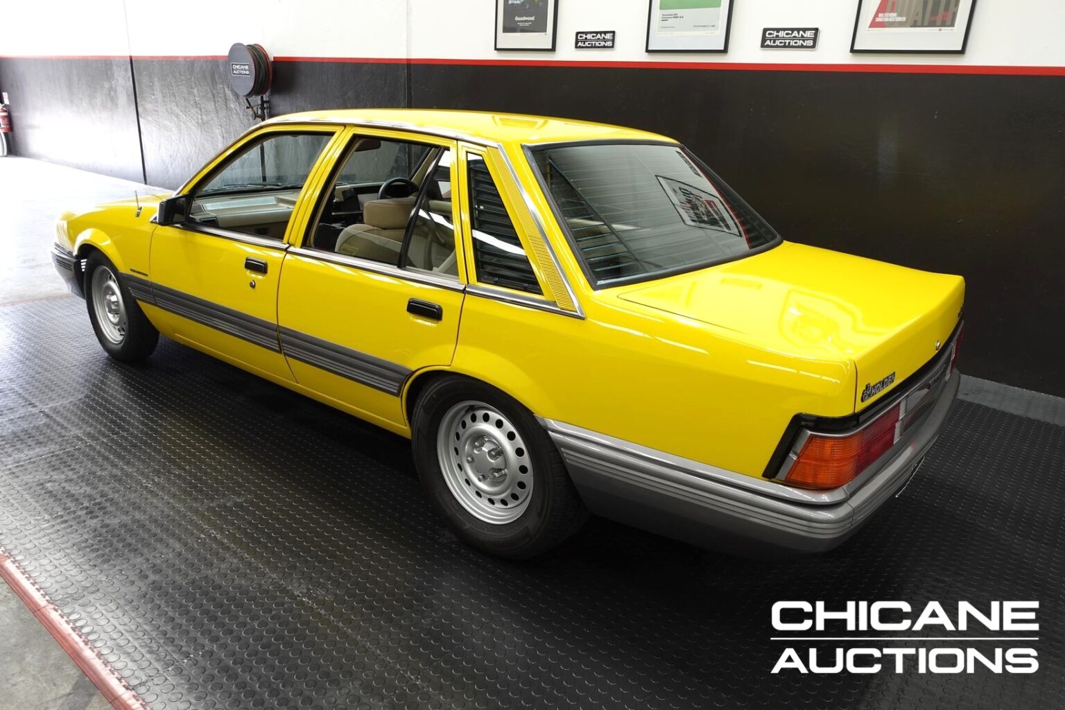 1986 HOLDEN COMMODORE VL TURBO - 1158 - CHICANE AUCTIONS