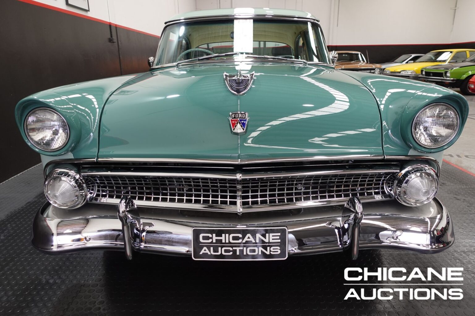 1955 FORD CUSTOMLINE - 1168 - CHICANE AUCTIONS